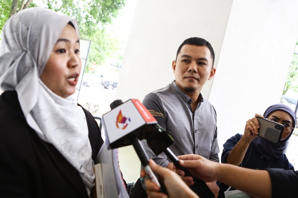 Adam Shahz Tuntut Hak Lawatan Dan Bermalam Dengan Anak, Tapi Dibantah ...