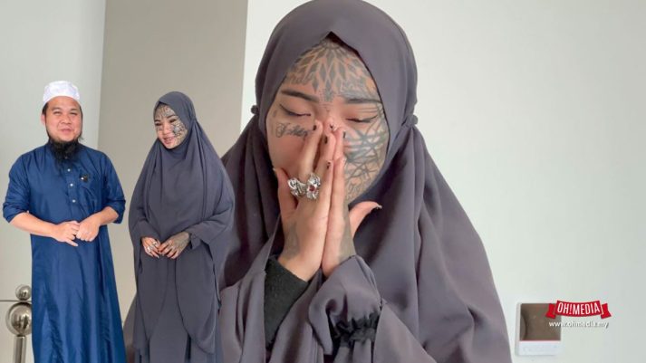 Mondy Tattoo Pernah Dibantu Ebit Lew Dulu Sudah Kembali Buka Tudung ...