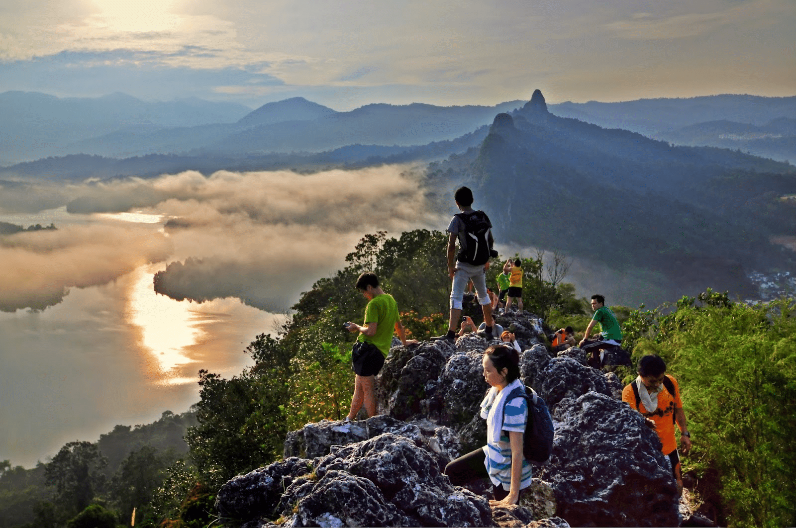 5 Lokasi ‘Hiking’ Terbaik Tanpa Permit Di Malaysia, Penggemar Aktiviti ...
